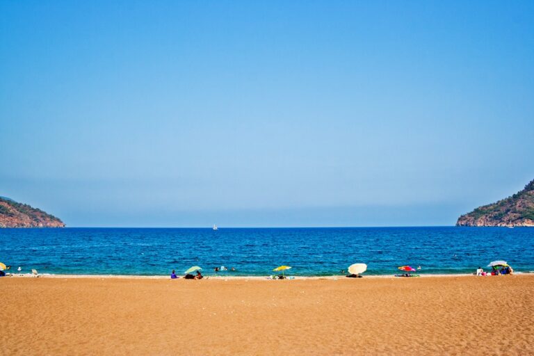 Unde mergem in vacanta la mare in Turcia? Statiunile de la Marea Egee vs statiunile din Antalya ...