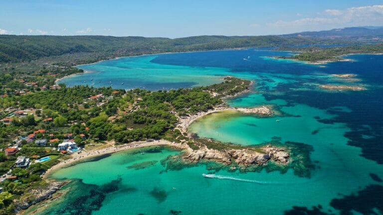 Karidi Beach Sithonia, o plaja cu apa turcoaz si intrare extrem de lina ...