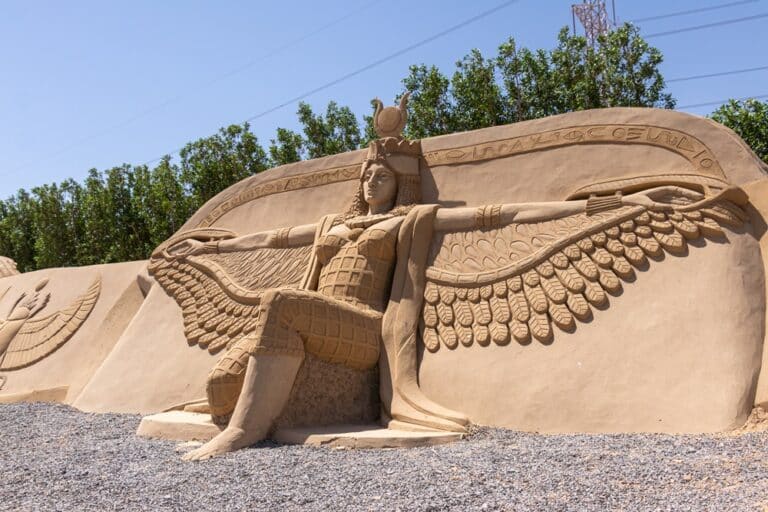 Sand City Hurghada, locul in care poti admira unele dintre cele mai ...