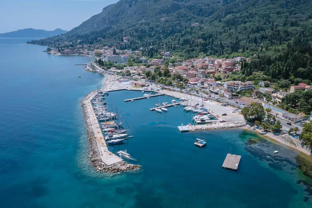 Benitses Corfu Vechiul Sat Pescaresc De La Malul Marii Care Inca si