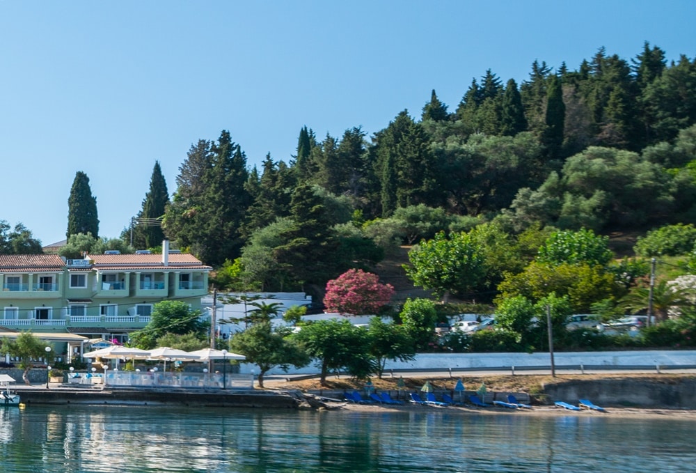 Boukari Beach, o plaja ingusta si deosebit de linistita din sud-estul ...